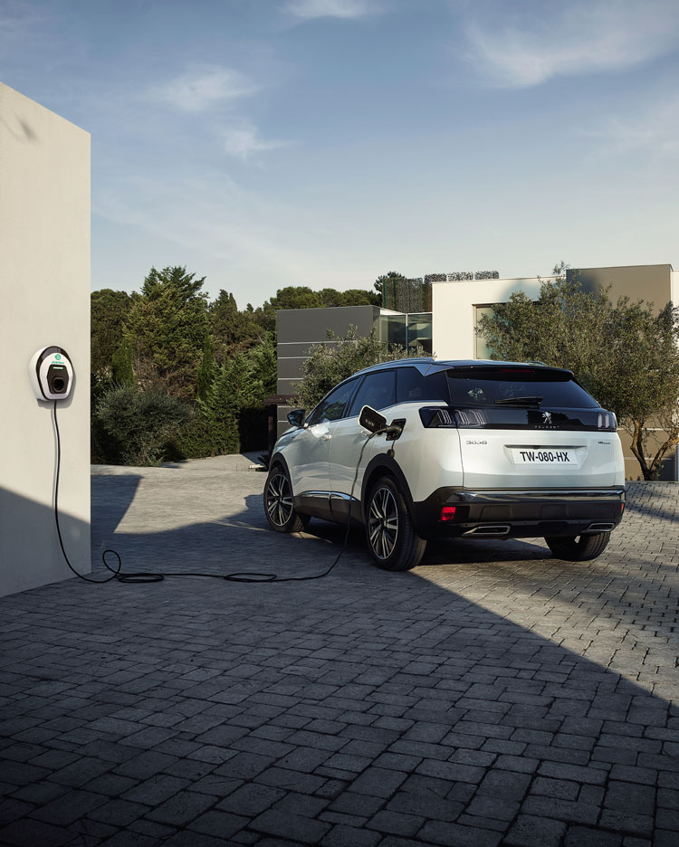 Free2move eSolutions : solutions de recharge véhicule électrique